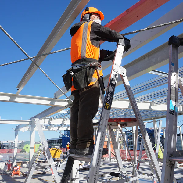 Trade Series Platform Ladder 2 steps 0.56m 180kg OXPL02 | PlaceMakers NZ