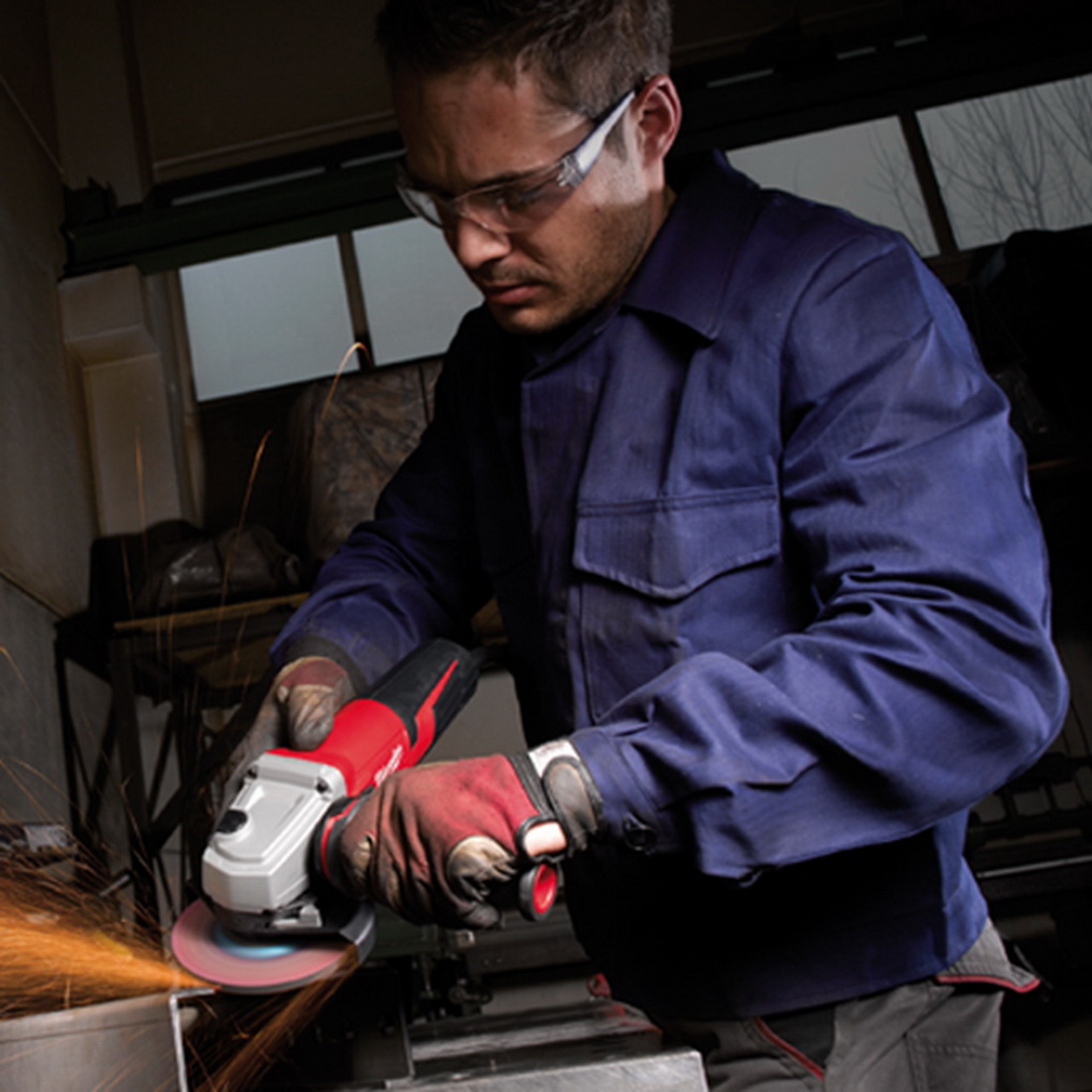 Angle Grinder 125mm 1550W | PlaceMakers NZ