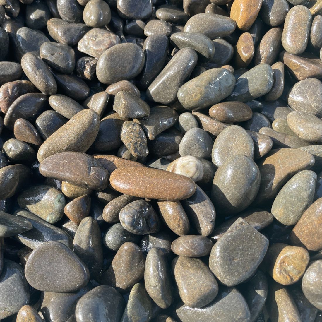 River Pebble Small 0.5m3 | PlaceMakers NZ