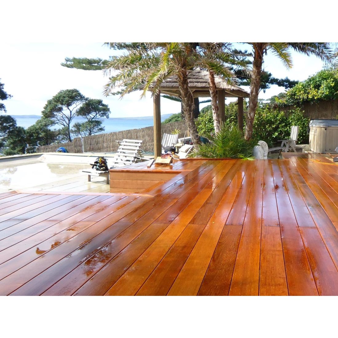 FSC Kwila Decking Dome Profile, Pre-oiled, Double Edge-grooved 140 x ...