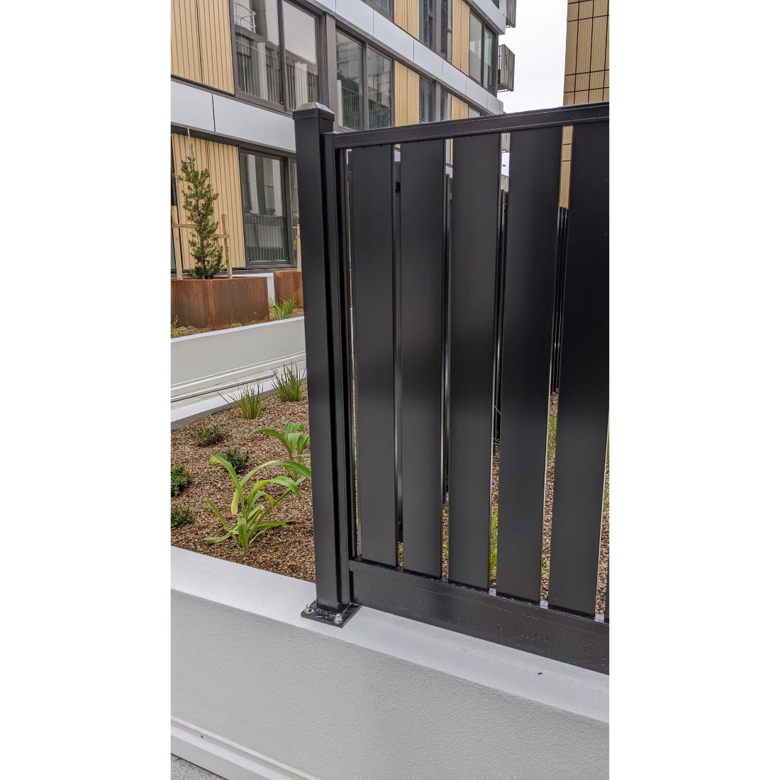 VistaWall Vertical Slat Fence Panel Aluminium 1200 x 1800mm ...